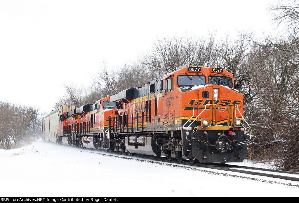 BNSF 6577 at Gainesville Texas